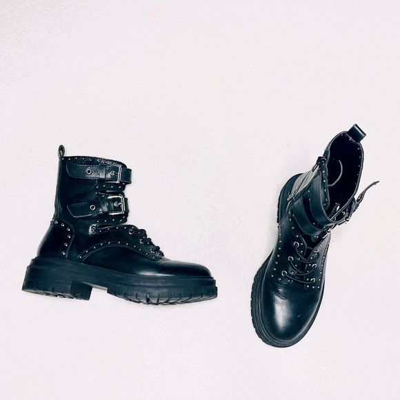 Chelsea & Violet | Shoes | Chelsea Violet Rhea Black Leather Motorcycle ...
